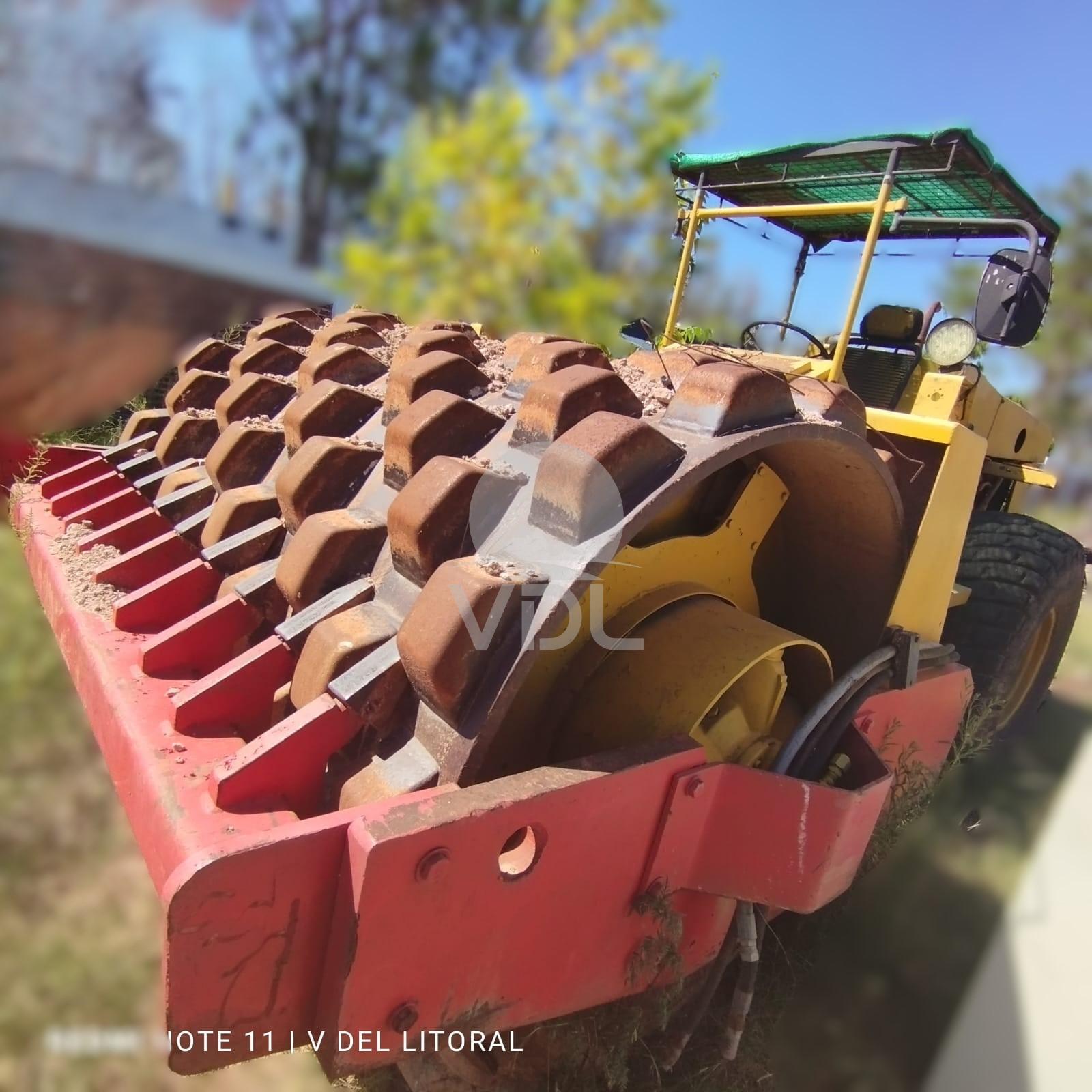 Vibrocompactador Dynapac Ca250
